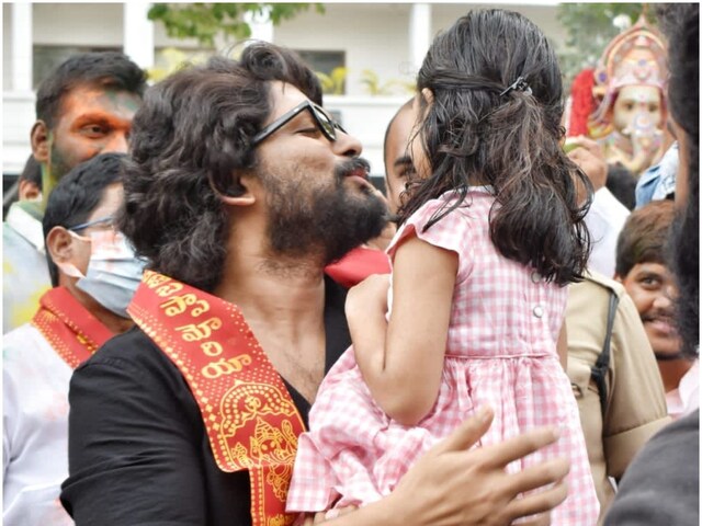 Allu Arjun Celebrates Ganesh Visarjan with His Daughter Arha and the ...