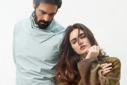 Arjun Rampal's Sizzling Chemistry With Ladylove Gabriella Demetriades ...