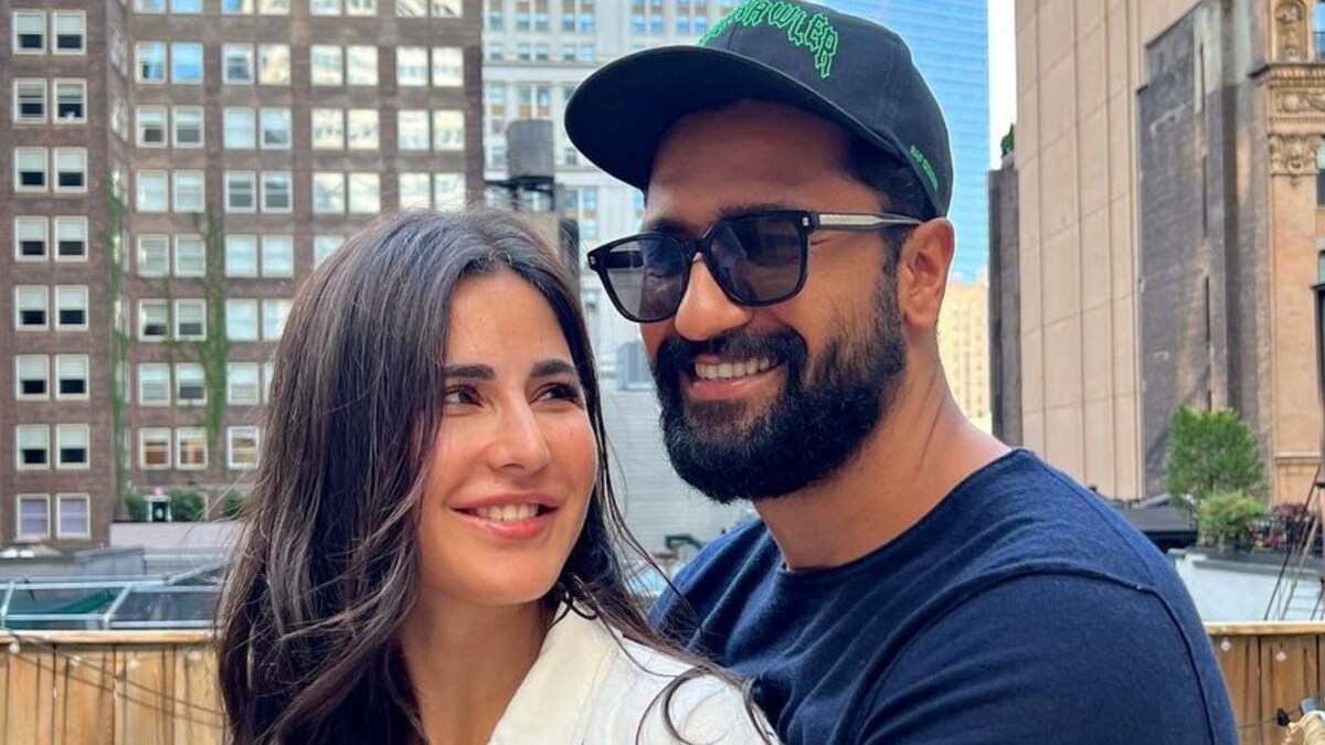 Vicky Kaushal Surprised Katrina Kaif by Dancing on Sheila Ki Jawani On ...