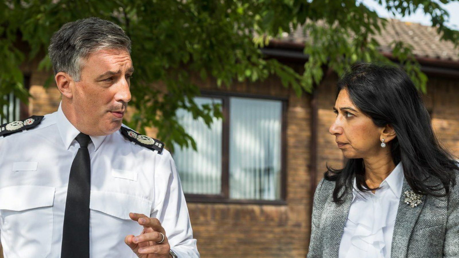 UK Home Min Braverman Meets Leicester, Midlands Cops, Says ‘Thugs’ Will ...