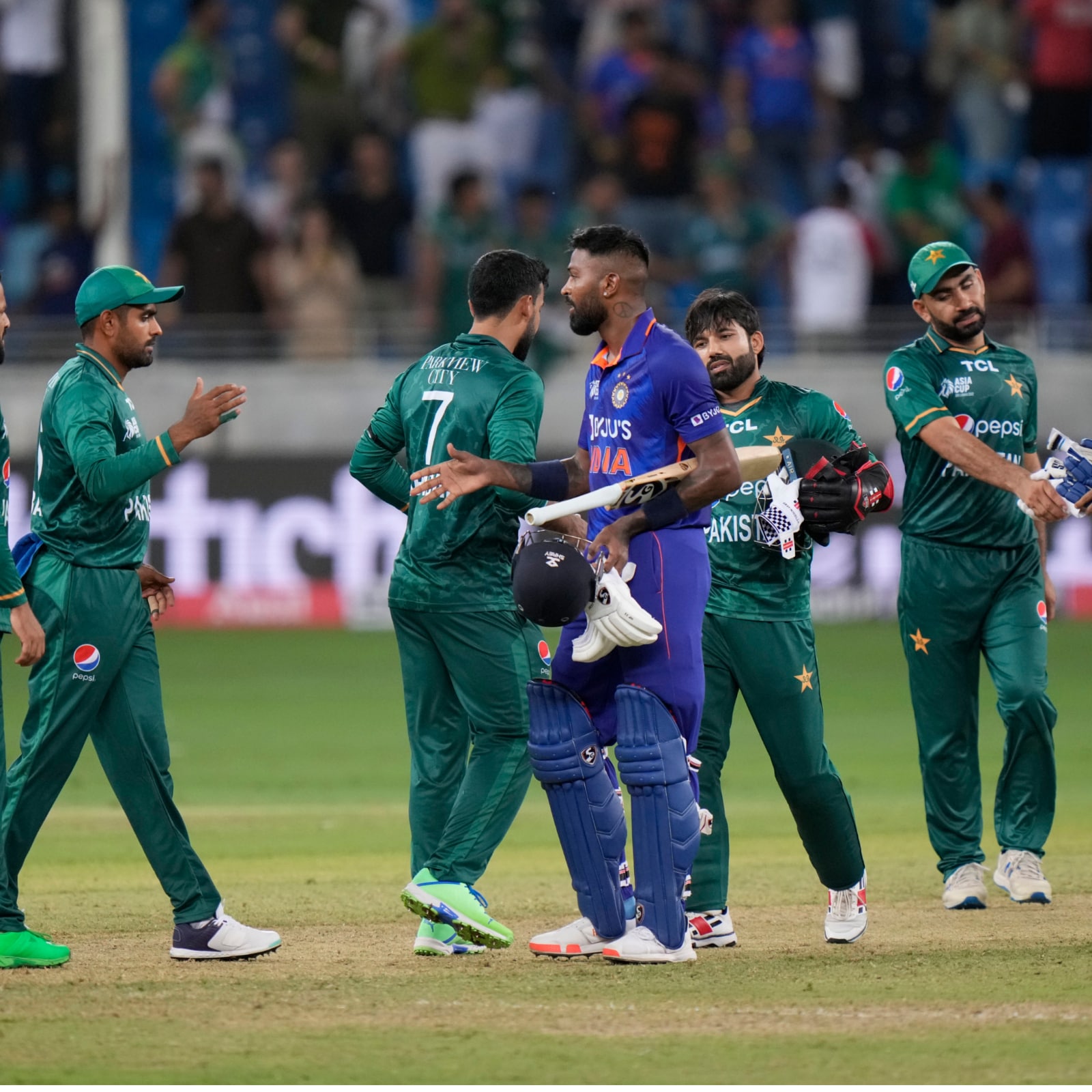 Pakistan beat India by 5 wickets: Pakistani stars celebrated