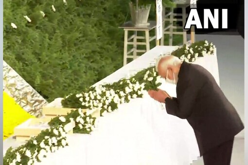 PM Modi Pays Tribute to 'Dear Friend' Shinzo Abe at State Funeral in ...
