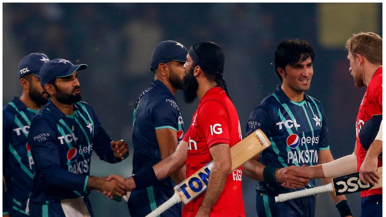 Pakistan vs England Highlights, 6th T20I Updates: Phillip Salt Powers ...