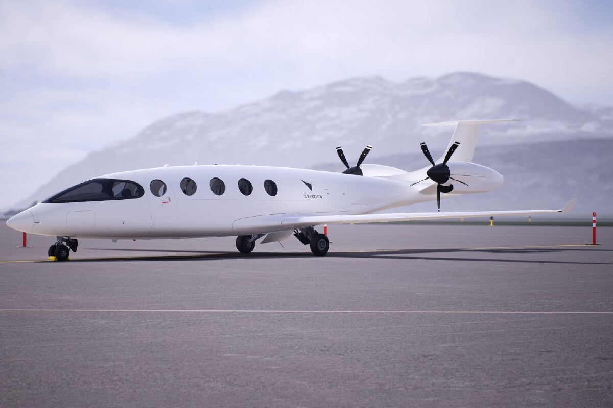 World's First Electric Aircraft Alice in Pics: See Design, Features ...