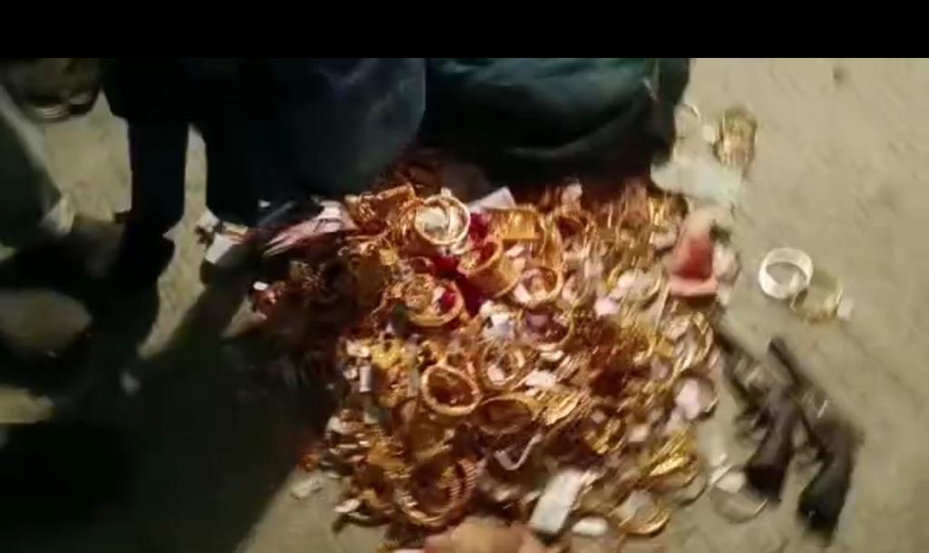 Bengal 'Hero' Cop Uses CCTV Clip, Chases Down Armed Dacoits in Filmy ...