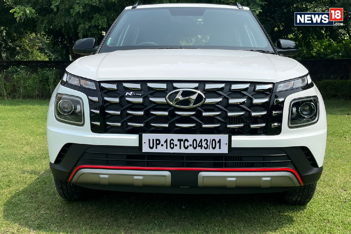 2022 Hyundai Venue N-Line vs Hyundai Venue: Know the Differences and ...