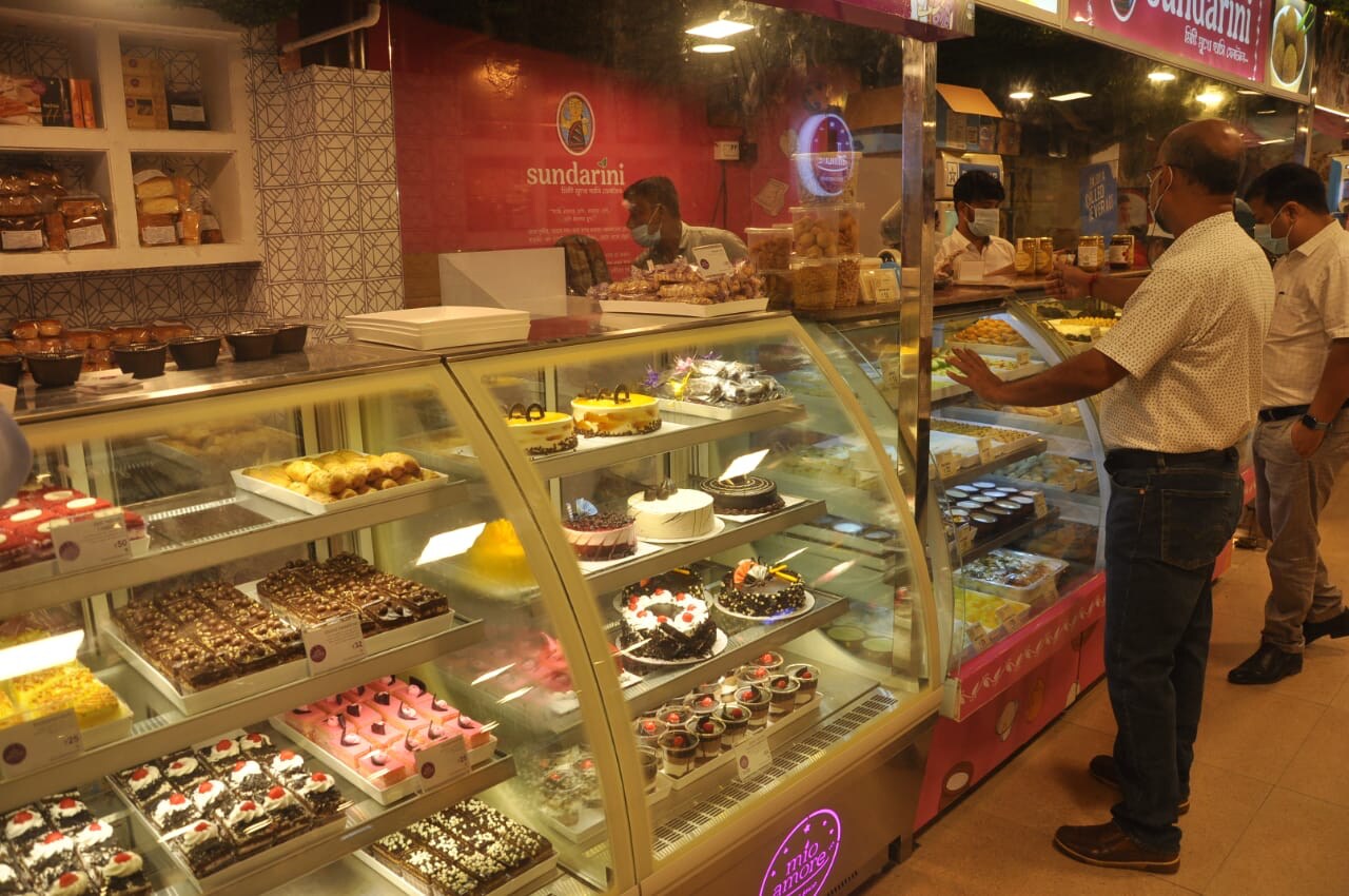 Howrah Railway Station Gets New Revamped Food Plaza After 17 Months