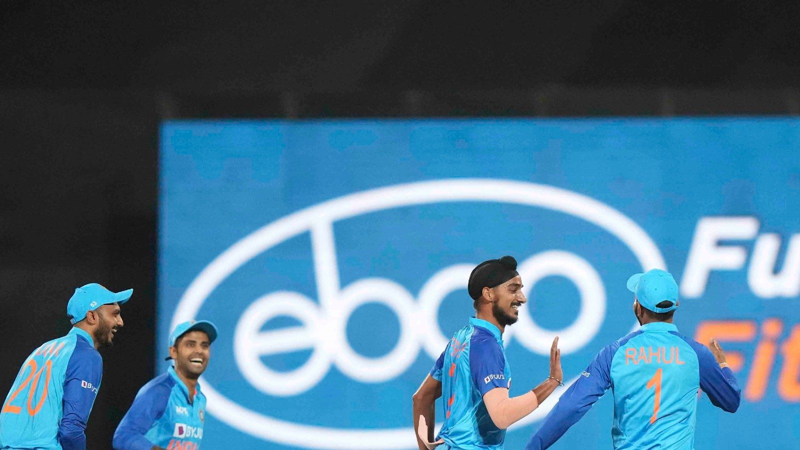 IND vs SA: Netizens Go Into Frenzy After Arshdeep Singh, Deepak Chahar ...