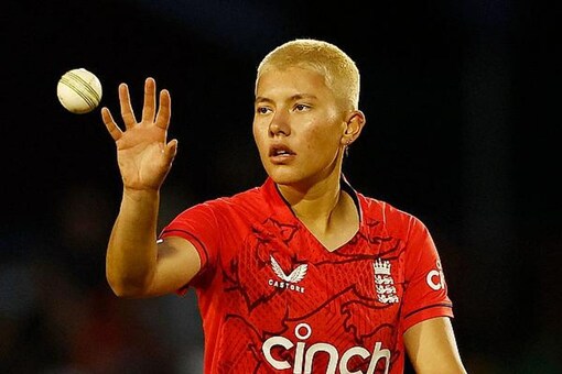 'She’ll Be a Big Wicket': England Pacer Issy Wong Aims Smriti Mandhana ...