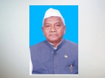 Ex-Union Minister Manikrao Gavit Dies at 87 in Maharashtra - News18