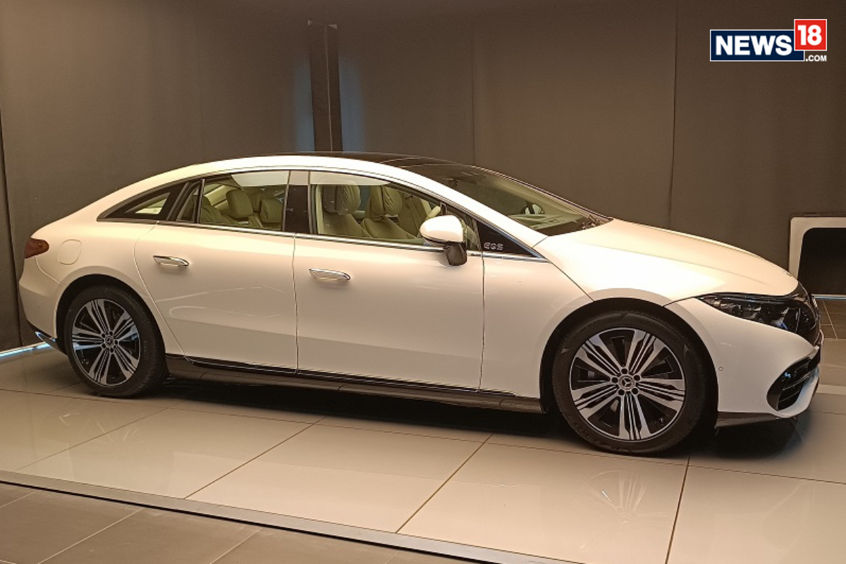 Mercedes-Benz EQS 580 Electric Sedan Launched in India, Gets Highest EV Range of 857 Km | Auto ...