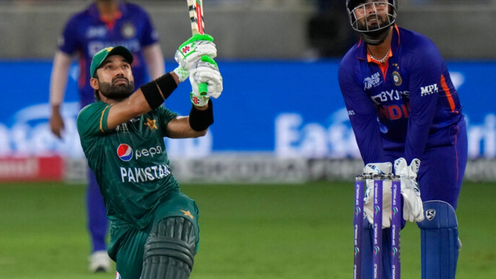 Asia Cup 2022: Pakistan Wicketkeeper-batter Rizwan to Undergo Follow-up ...