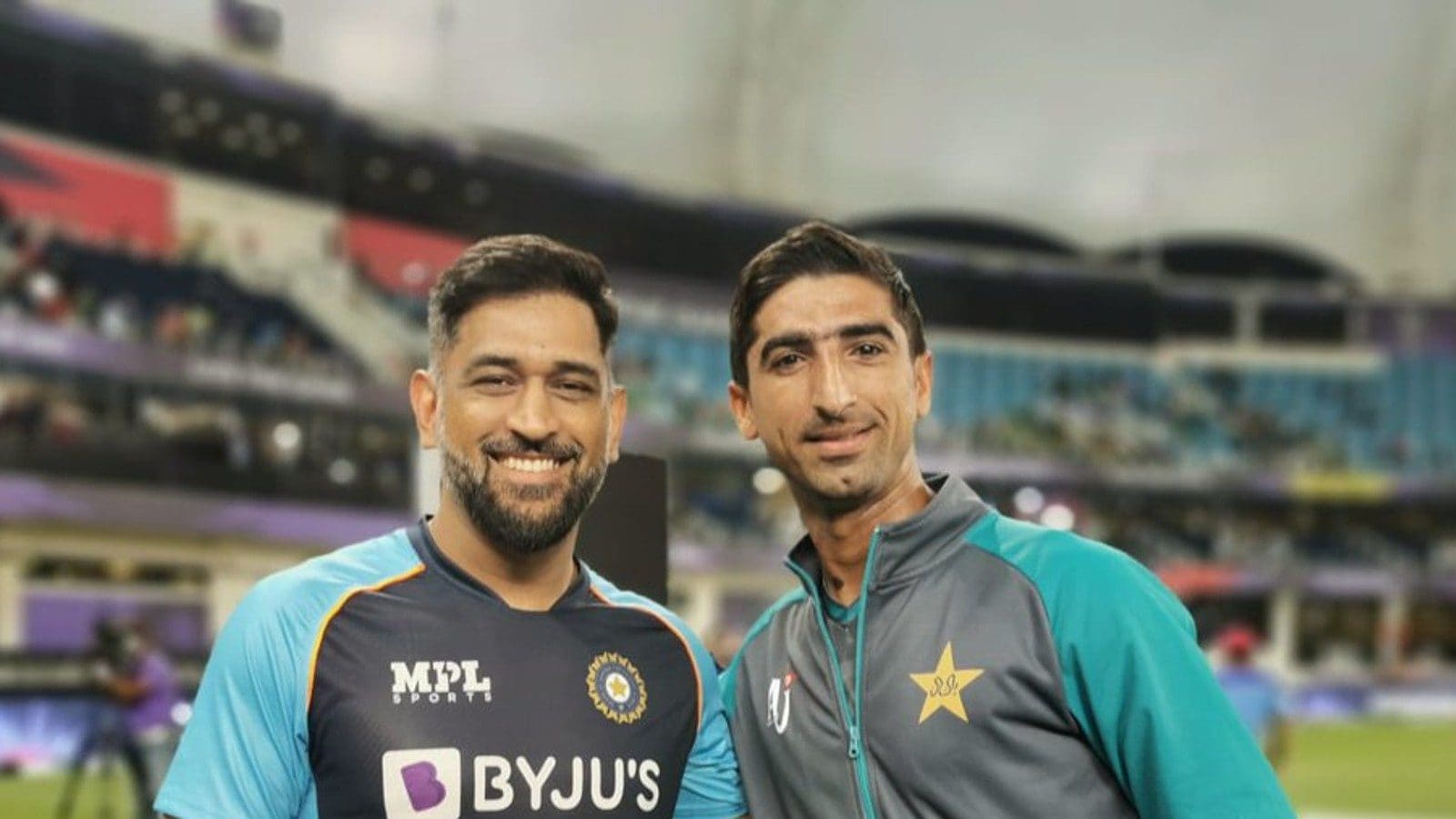 Fan Moment For Pakistan's Shahnawaz Dahani When He Met His "Dream ...