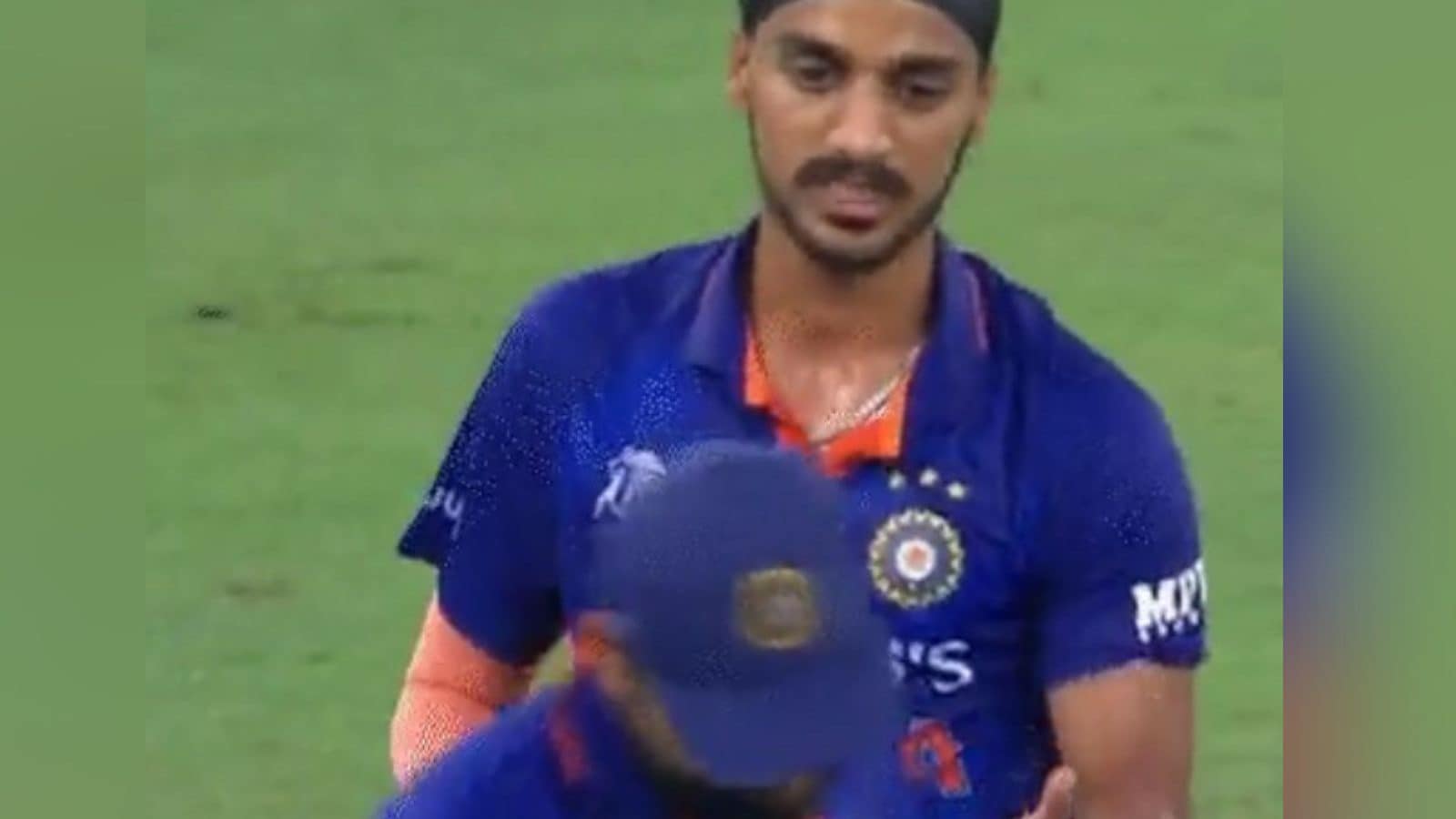 Was Rohit Miffed with Arshdeep Again?: Haters Slam India Skipper With Misleading Video - WATCH ...