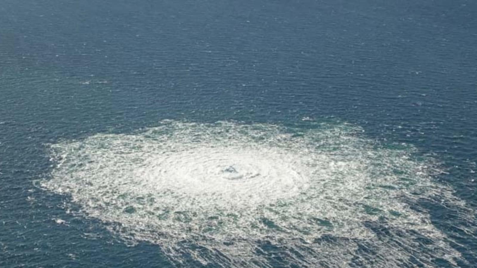 Massive 'Ocean' Near Earth's Core Discovered By Scientists | Buzz News ...