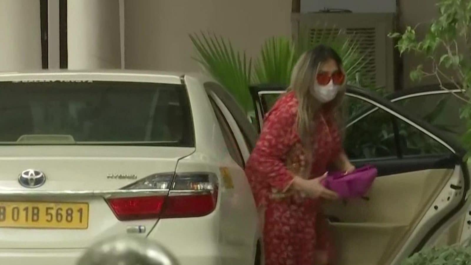 Pinky Irani: Meet Sukesh Chandrashekhar’s Aide Who Played Cupid for the ...