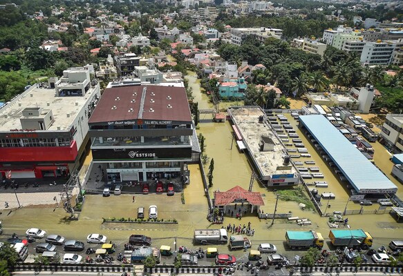 Bengaluru Rains LIVE Updates: City Flooded After Rain, Waterlogging ...
