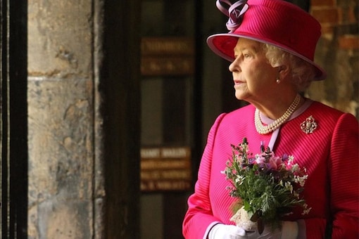 Final Goodbye: Queen Elizabeth Laid to Rest in Windsor Castle; Curtains ... Final Goodbye: Queen Elizabeth Laid to Rest in Windsor Castle; Curtains ...