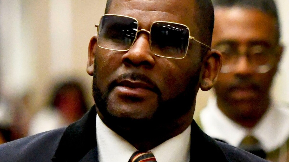 Singer R. Kelly Sentenced to One Additional Year on Federal Sex-crime ...