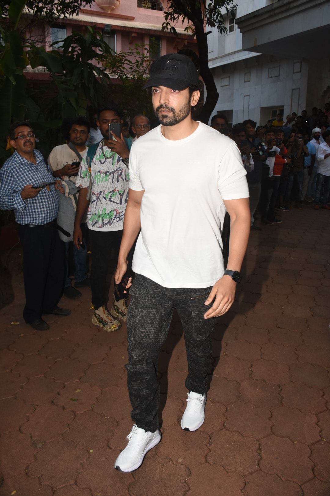 Raju Srivastav Prayer Meet: Late Comedian's Family Joined By Kapil ...