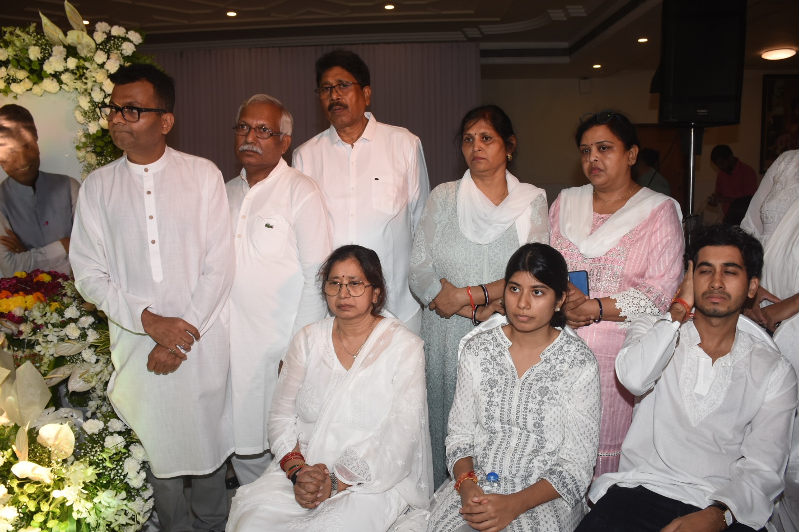 Raju Srivastav Prayer Meet: Late Comedian's Family Joined By Kapil ...