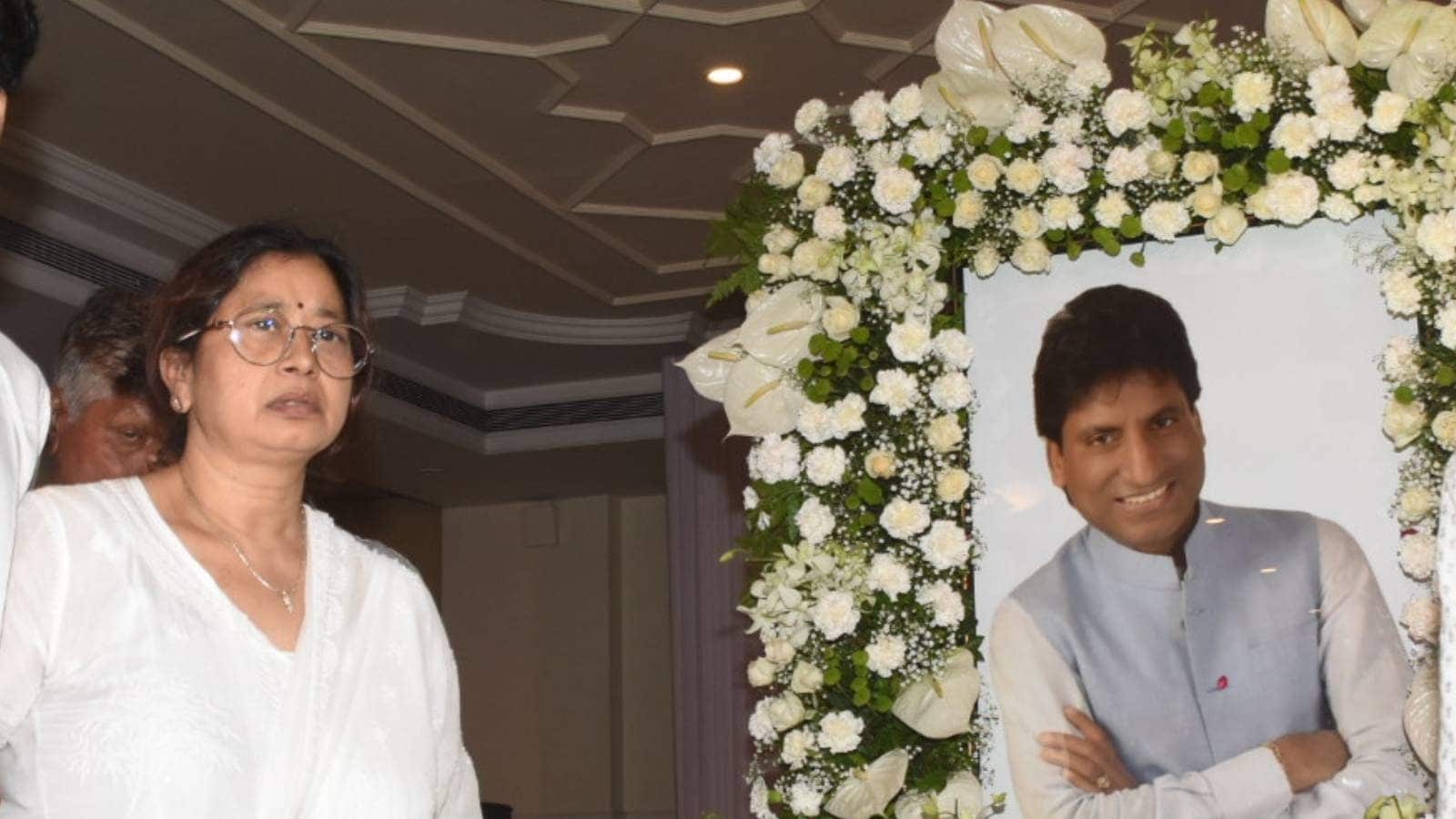 Raju Srivastav Prayer Meet: Late Comedian's Family Joined By Kapil ...