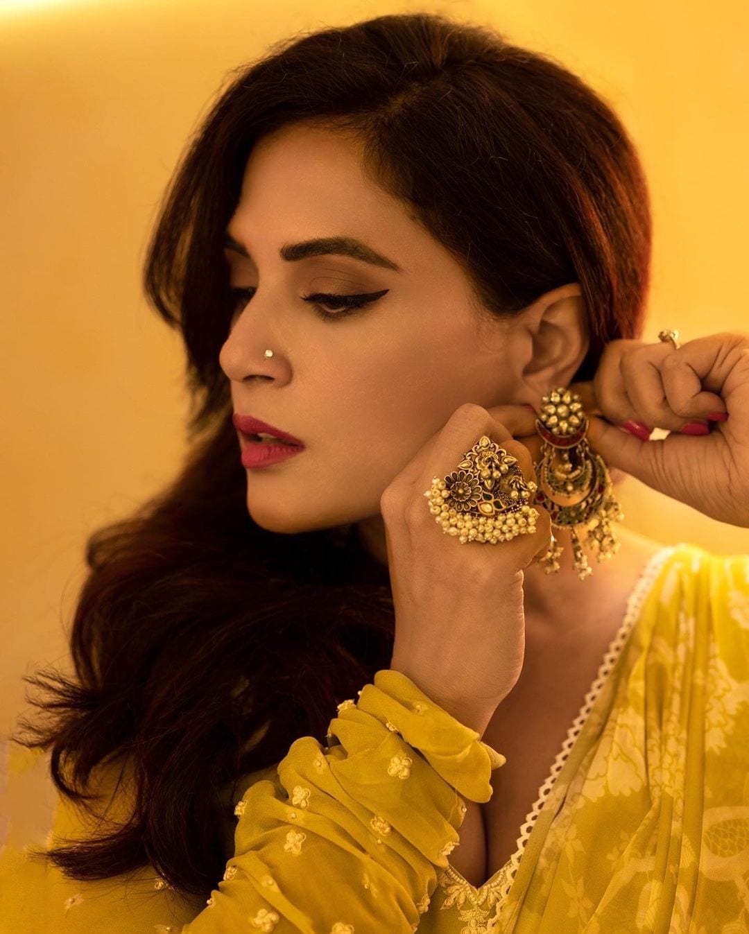 Richa Chadha Looks Ravishing In Multicoloured Striped Gown, Check Out ...