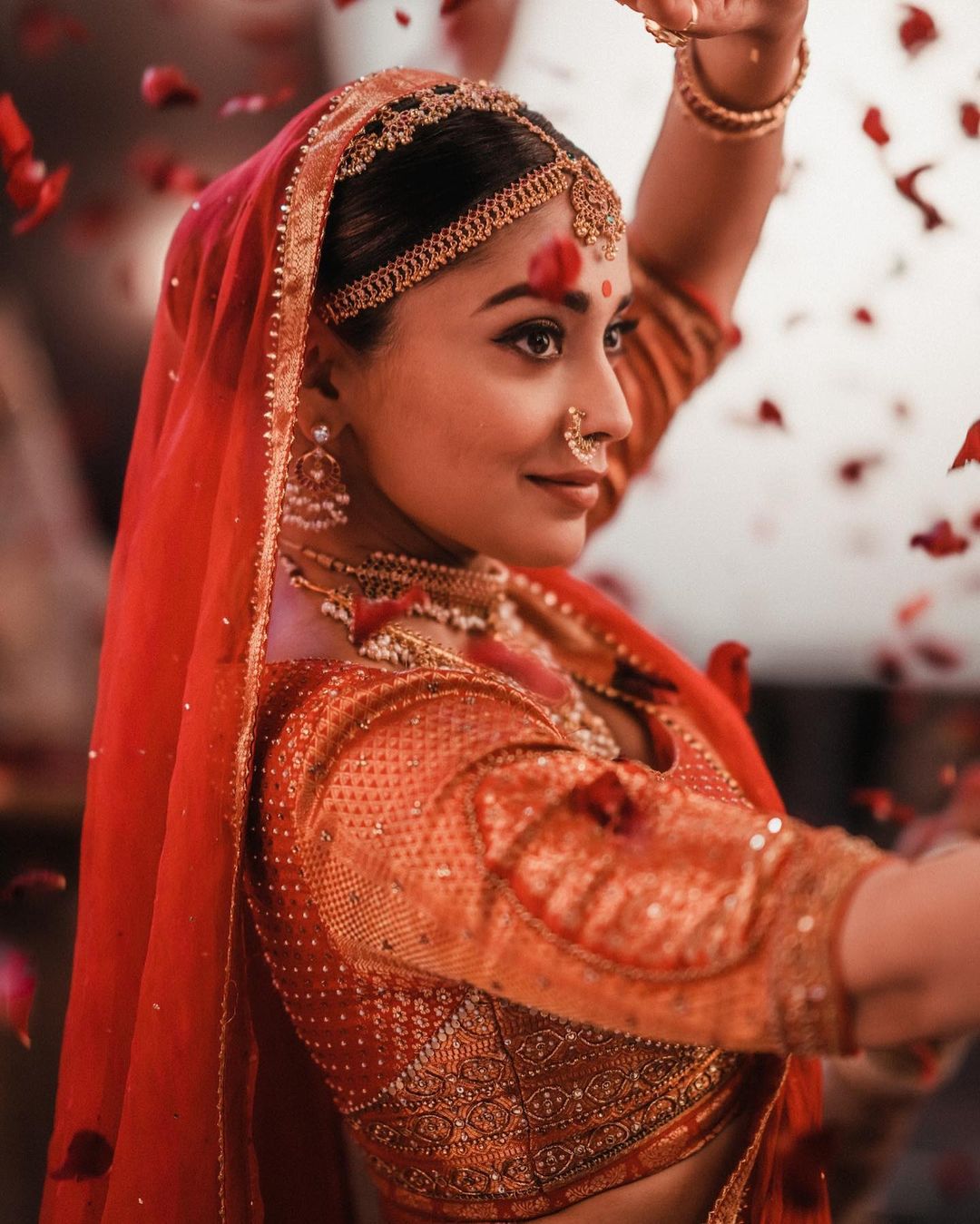 Happy Birthday Shriya Saran: 10 Times the Actress Stole Our Hearts with ...