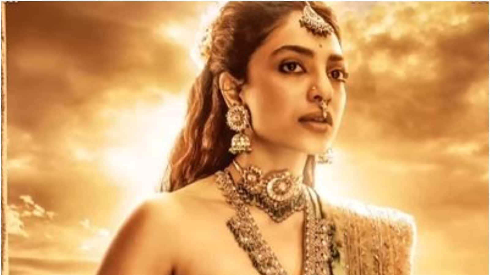 Meet Sobhita Dhulipala as Vanathi, the Quick-witted, Courteous Queen ...