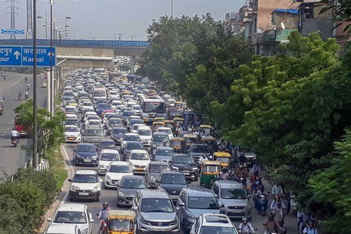 Maha Government Bans Car-pooling in Non-transport Vehicles - News18