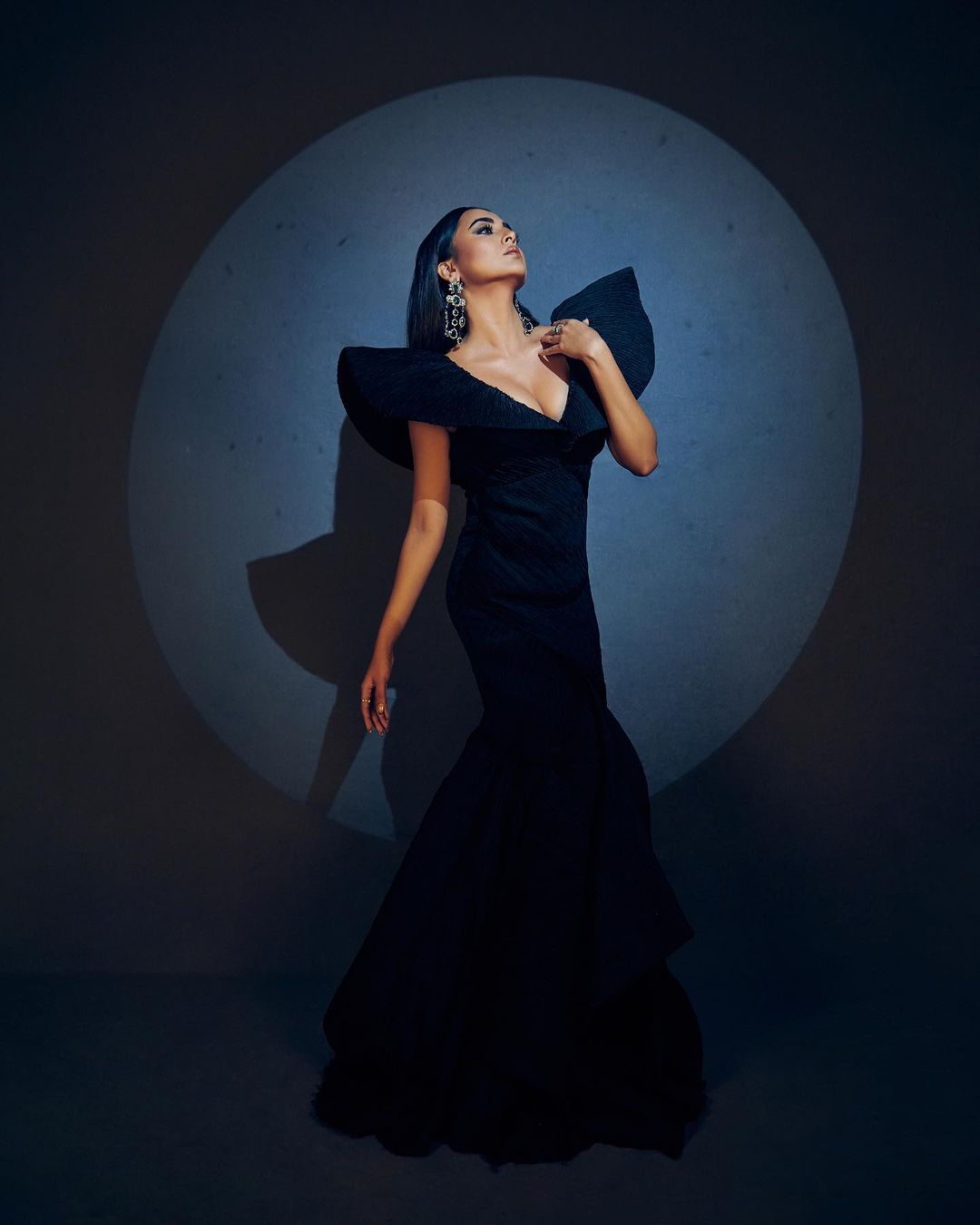 Tejasswi Prakash Looks Uber Glamorous In Green Dress With High Slit ...