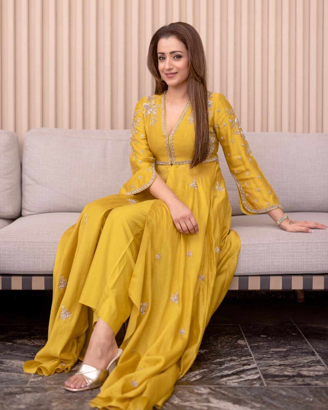 Trisha Krishnan Ups Ethnic Style Game During Ponniyin Selvan Promotions ...