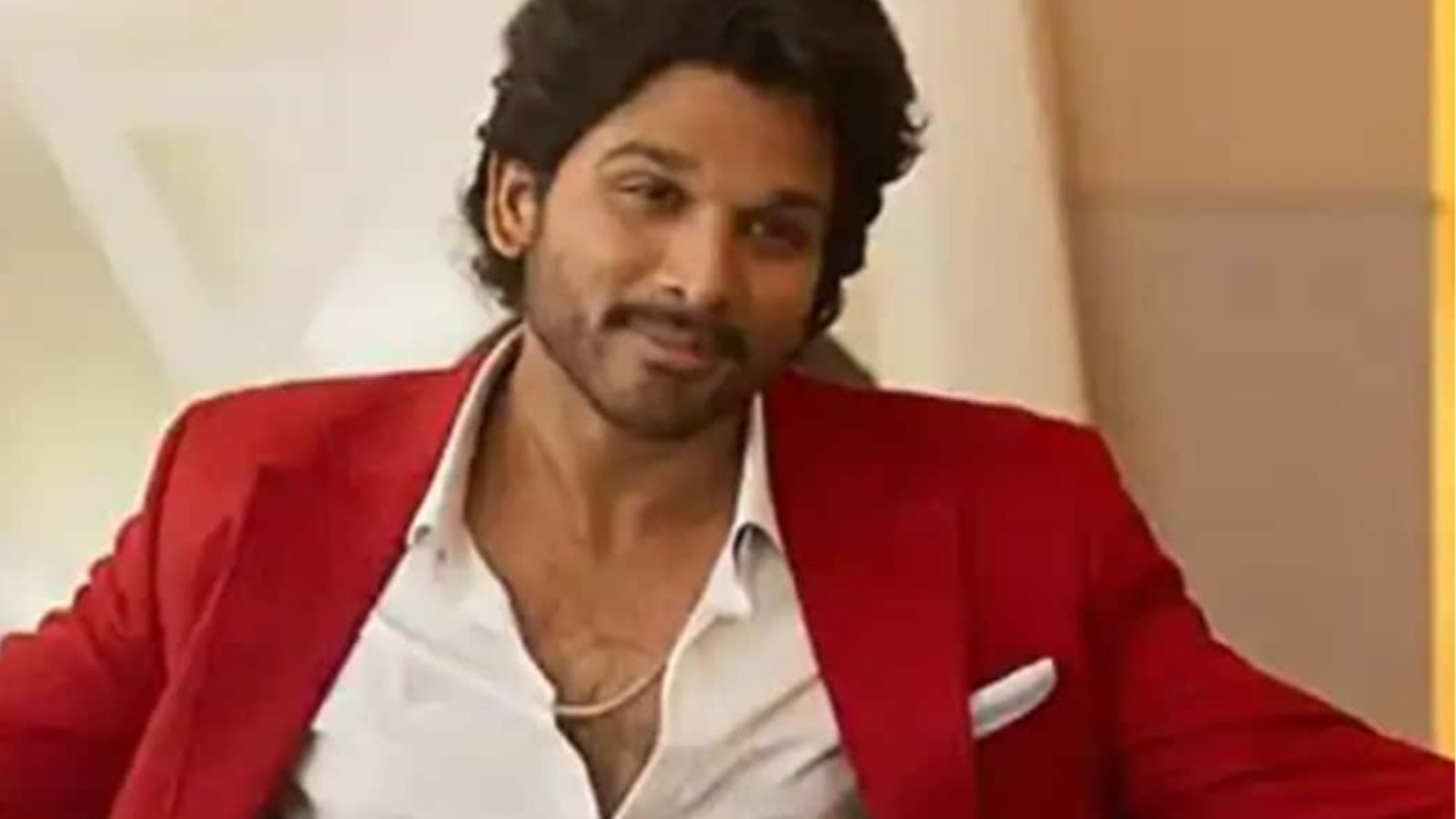 YSRCP General Sec Vijaysai Reddy V Lauds Pushpa: The Rise as Film Wins ...