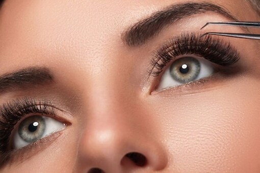 Want Longer Eyelashes? Try These Natural Remedies - News18