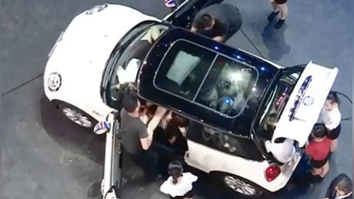 Watch: 29 People Inside A Mini Cooper. And, It Is A Guinness World ...