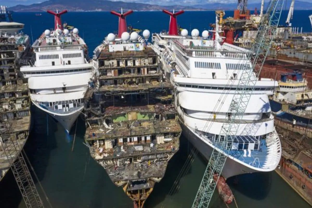 A Picture of Ship Graveyard Has The Internet Talking - News18