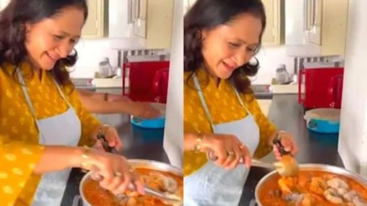 Actress Alka Kubal Athalye Reminded of Her Debut Film Chakra With Smita ...