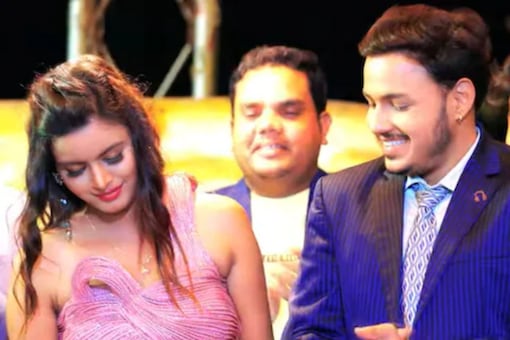 Watch: Ankush, Raja And Shilpi Raghwani-Starrer New Song Mehfil Me ...