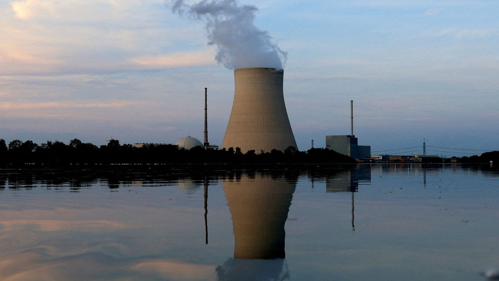 Germany: Nuclear Reactor Leak Poses No Safety Threat but Complicates ...