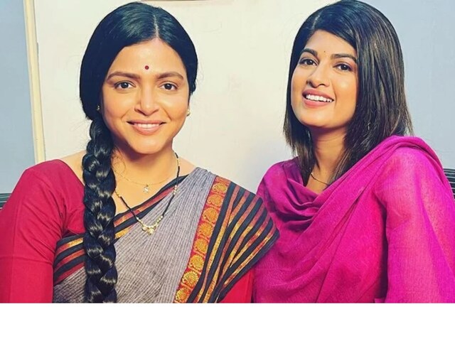 Dhanashri Kadgaonkar and Deepa Chaudhari Create Rice Ganpati on Ganesha ...