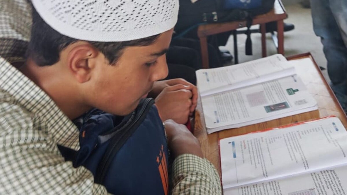 Survey Identifies Over 7,000 Unrecognised Madrasas in UP - News18