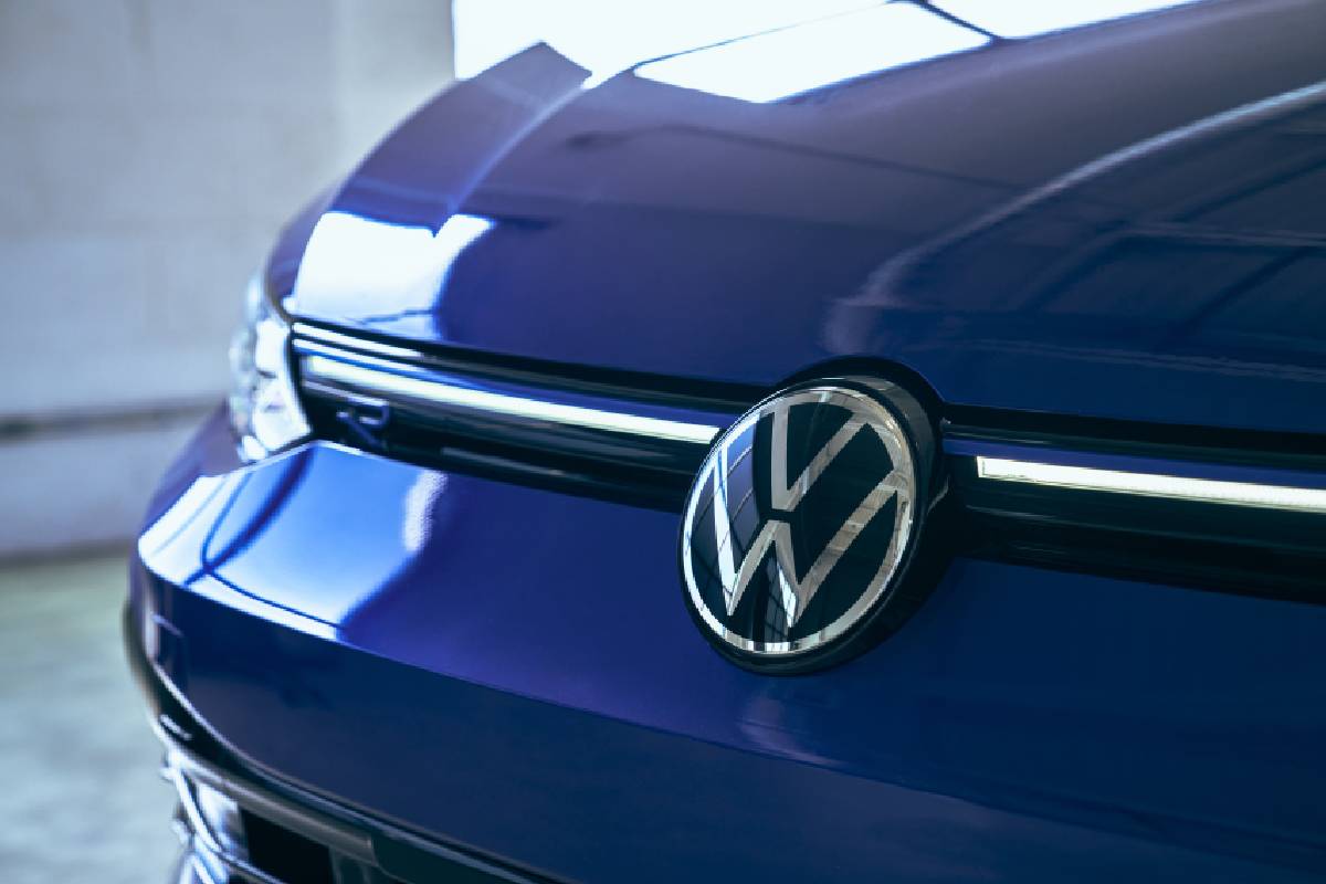 Volkswagen Golf R 20th Anniversary Edition in Pics: See Design ...
