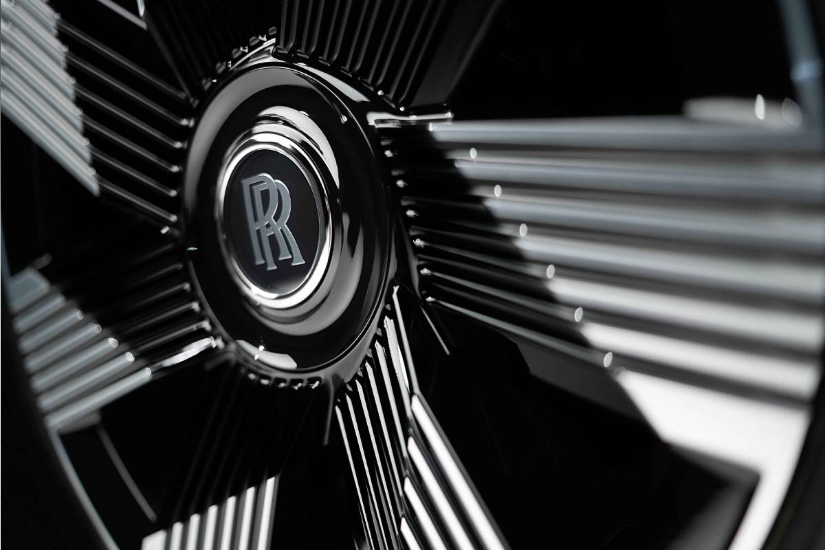 All-Electric Rolls-Royce Spectre in Pics: See Design, Features and More ...