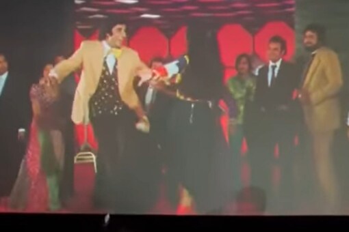 Shabana Azmi Shares Video Of Amitabh Bachchan Fans Dancing To Don Songs ...