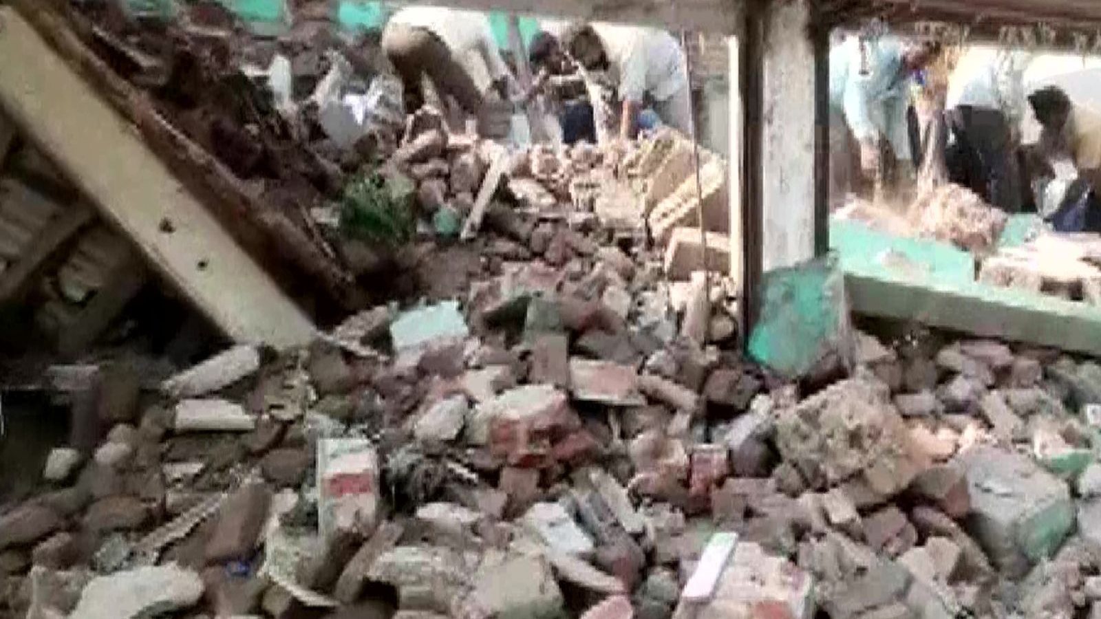 Five Killed, Two Injured as Old Building Collapses in Maharashtra's ...