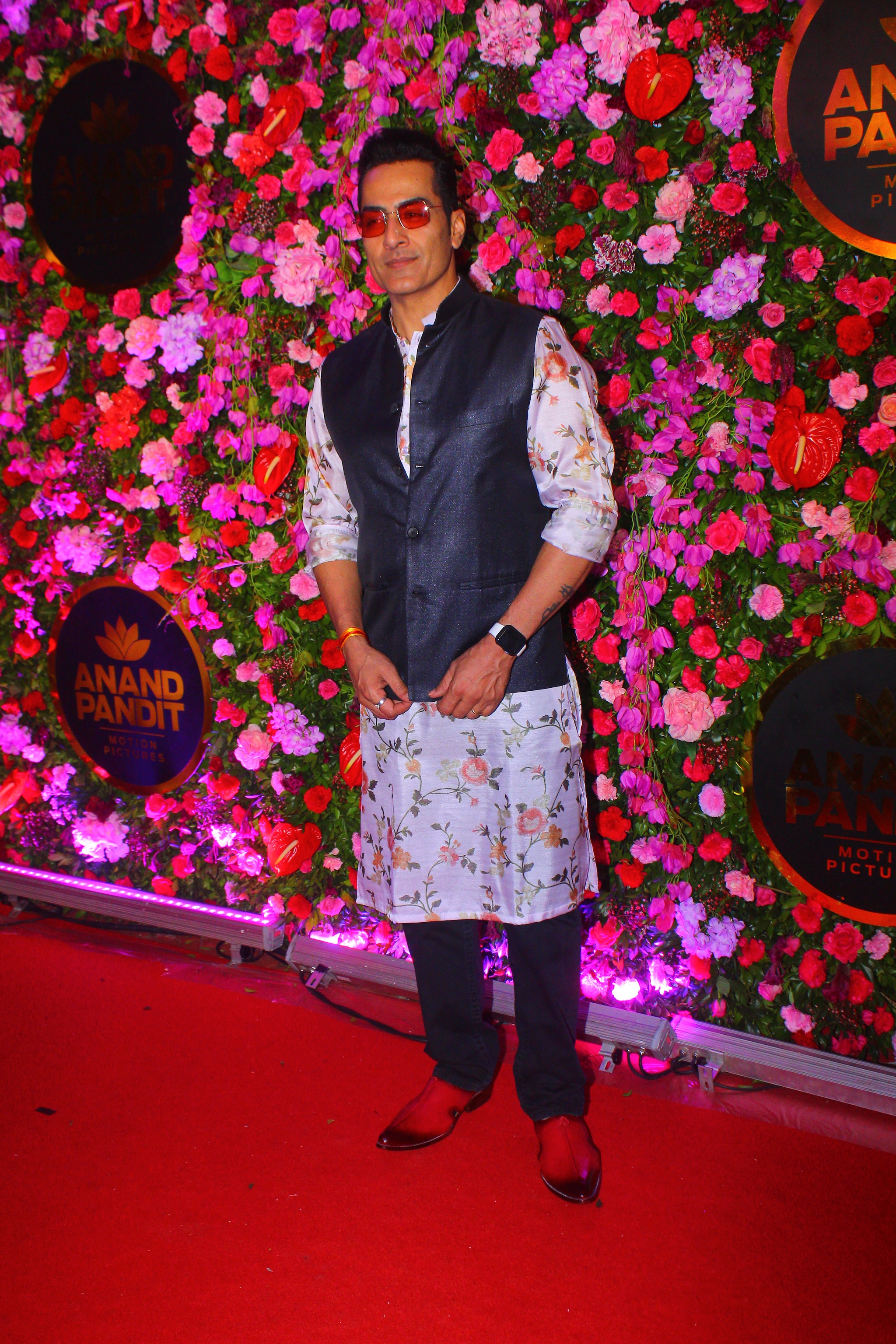 Anand Pandit's Diwali Party Attended By Kriti Sanon, Taapsee Pannu ...