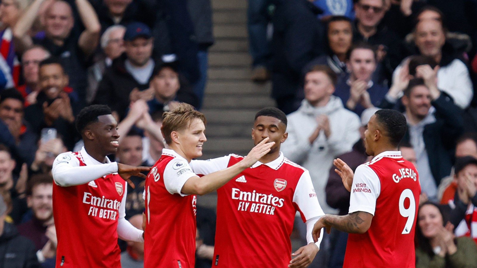 Premier League: Arsenal Beat Wolves 2-0 to Move Atop With Five-Point ...