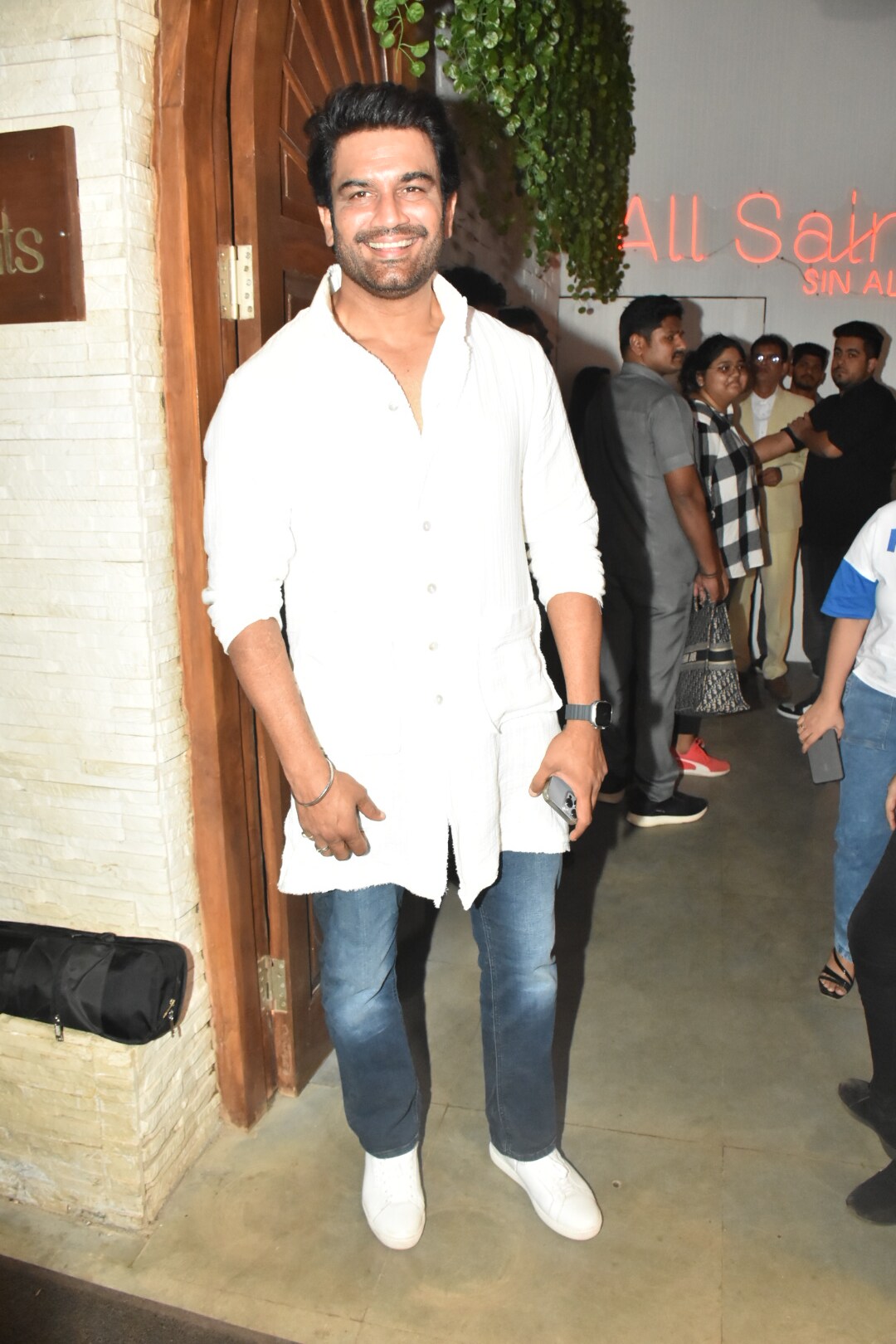 Kiara Advani, Sidharth Malhotra, Genelia D'Souza, Riteish Deshmukh ...