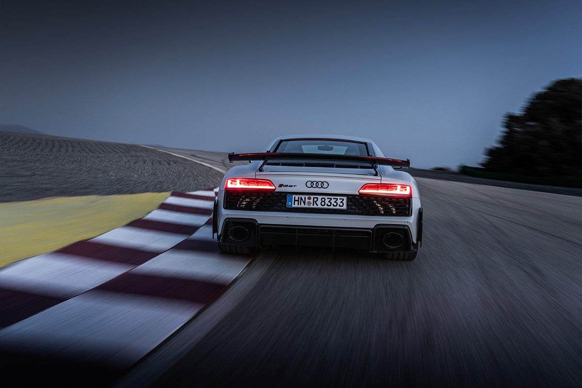 Audi R8 Coupe V10 GT RWD in Pics: See Design, Interior, Features and ...