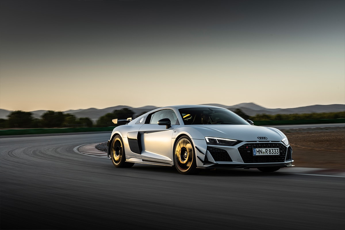 Audi R8 Coupe V10 GT RWD in Pics: See Design, Interior, Features and ...